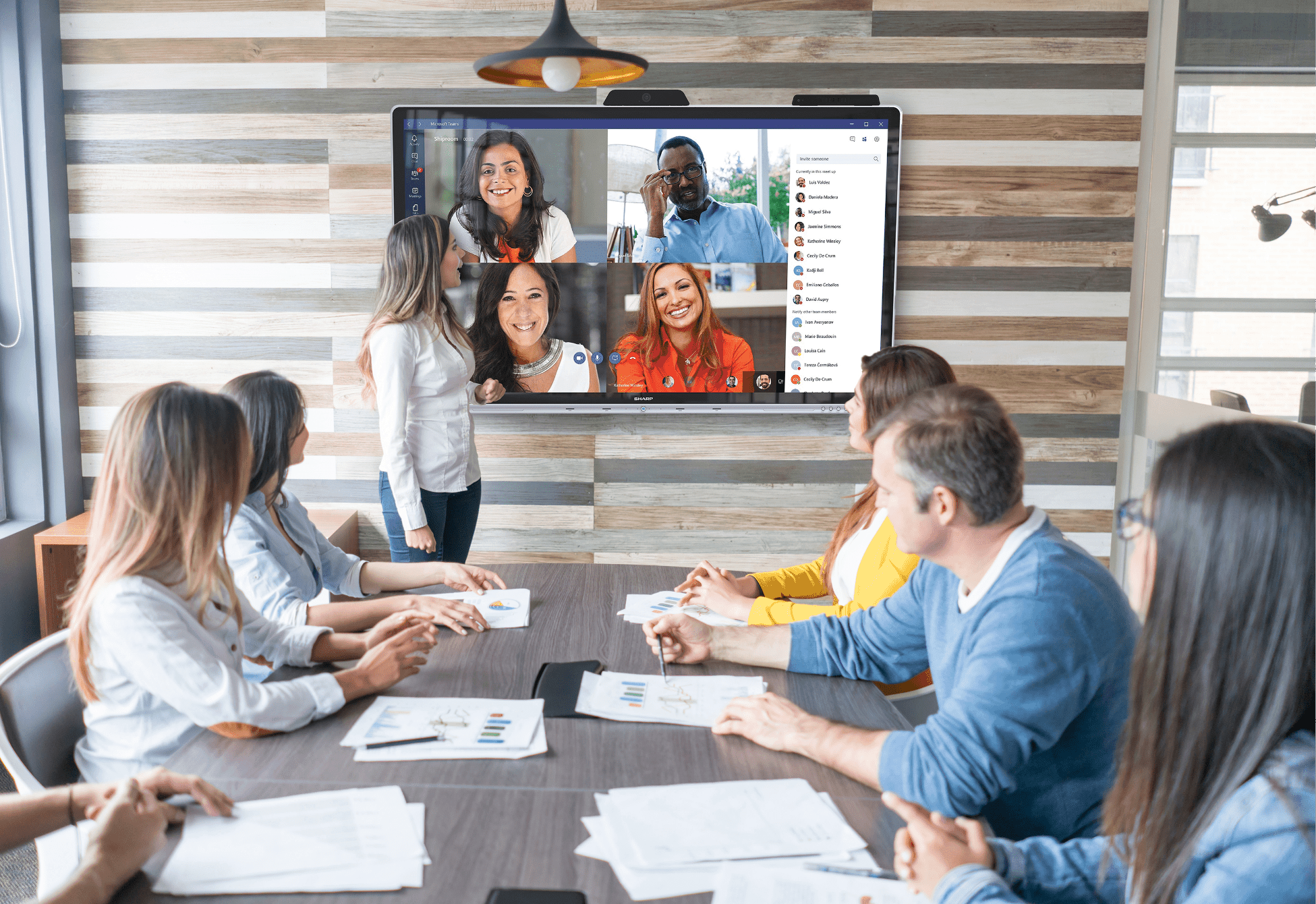 How Interactive Displays Are Changing the Modern Workspace